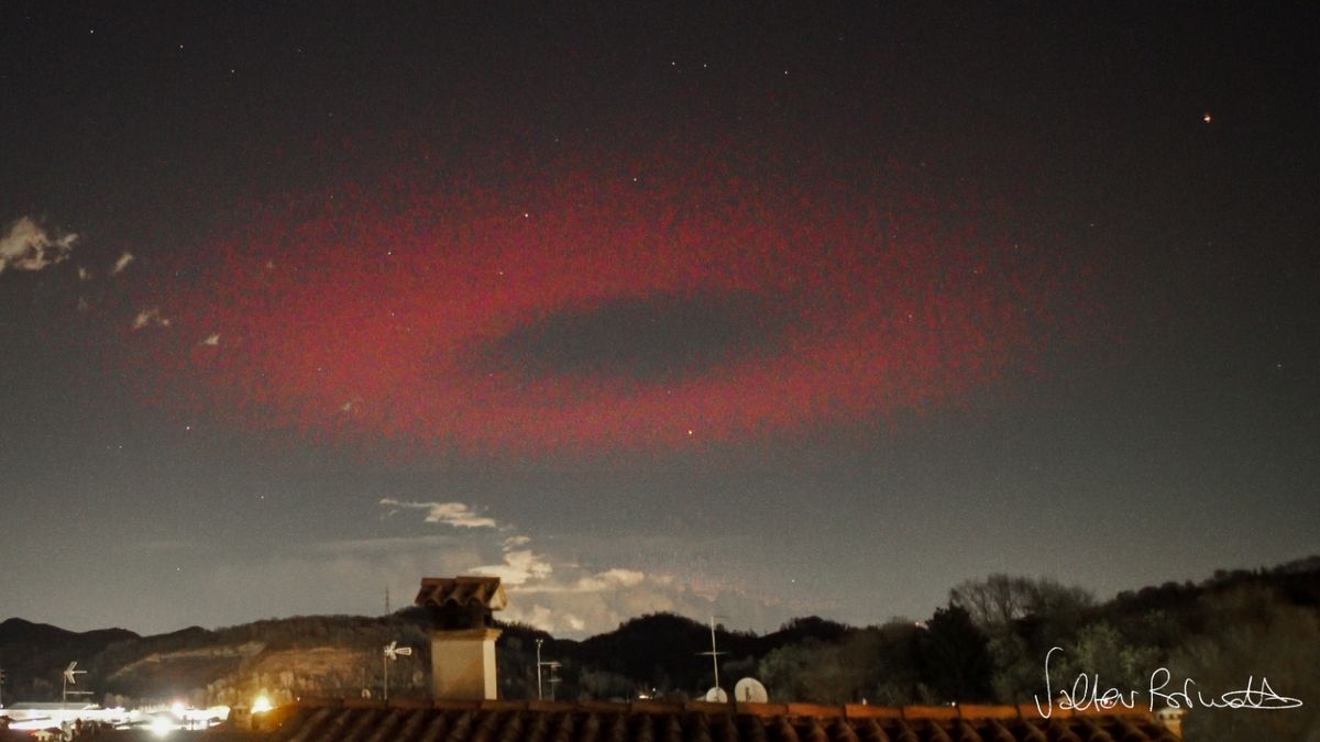 Le phénomène céleste italien qui fait le buzz : un halo rouge de 360 km ...